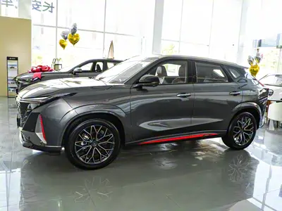 长安欧尚Z6 2023款 蓝鲸 1.5T DCT智酷型 长安欧尚 4/8张图片大全_汽车外观图库_星际灰-汽车之家