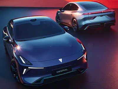 深蓝L06 2025款 基本型 深蓝汽车 12/22张图片大全_汽车官图图库-汽车之家