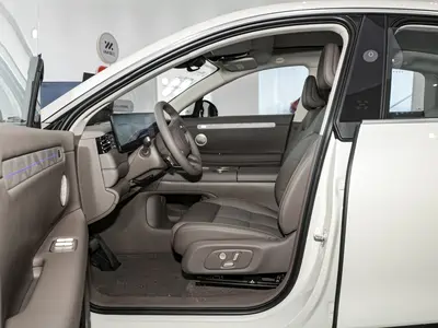 智己LS6 2026款 纯电 Max 智己汽车 1/107张图片大全_汽车座椅图库-汽车之家