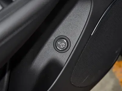 昂科旗 2022款 652T 两驱尊贵型 7座 别克 9/74张图片大全_汽车座椅图库-汽车之家