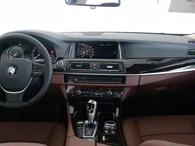 宝马5系 2017款 528Li 领先型 宝马 2/15张图片大全_汽车中控图库-汽车之家