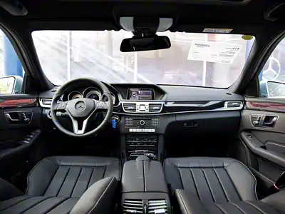 奔驰E级 2015款 改款 E 260 L 运动型 奔驰 1/51张图片大全_汽车中控图库-汽车之家