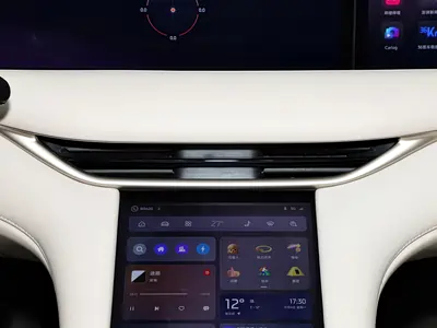 智己LS6 2025款 超强性能灵蜥智享版 智己汽车 5/200张图片大全_汽车图库-汽车之家