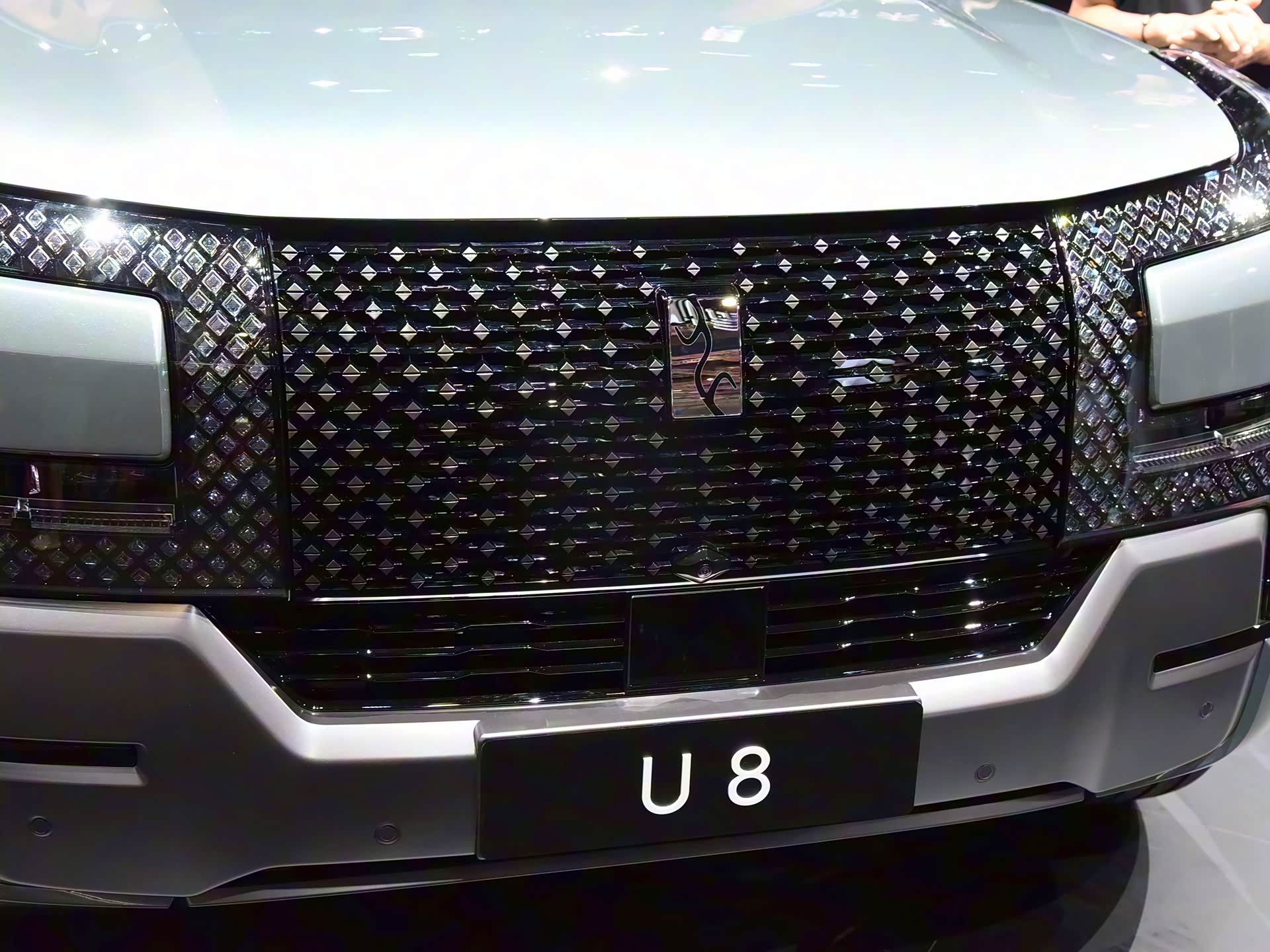 【图】仰望 仰望U8 2023上海车展_1006327_汽车之家