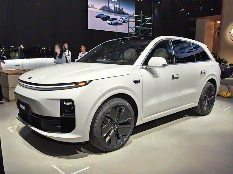 2025款理想L6“全新激光雷达+AD MAX辅助驾驶”，售价24.98万元起_车家号_发现车生活_汽车之家