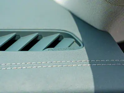 汉L 2025款 DM-i 200KM激光雷达尊享型 比亚迪 26/87张图片大全_汽车内饰图库-汽车之家