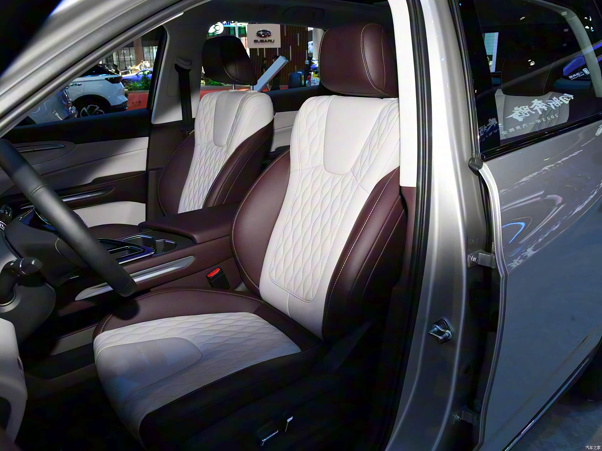 奔腾T90 2023款 2.0T 自动旗舰型 奔腾 9/154张图片大全_汽车车展图库-汽车之家