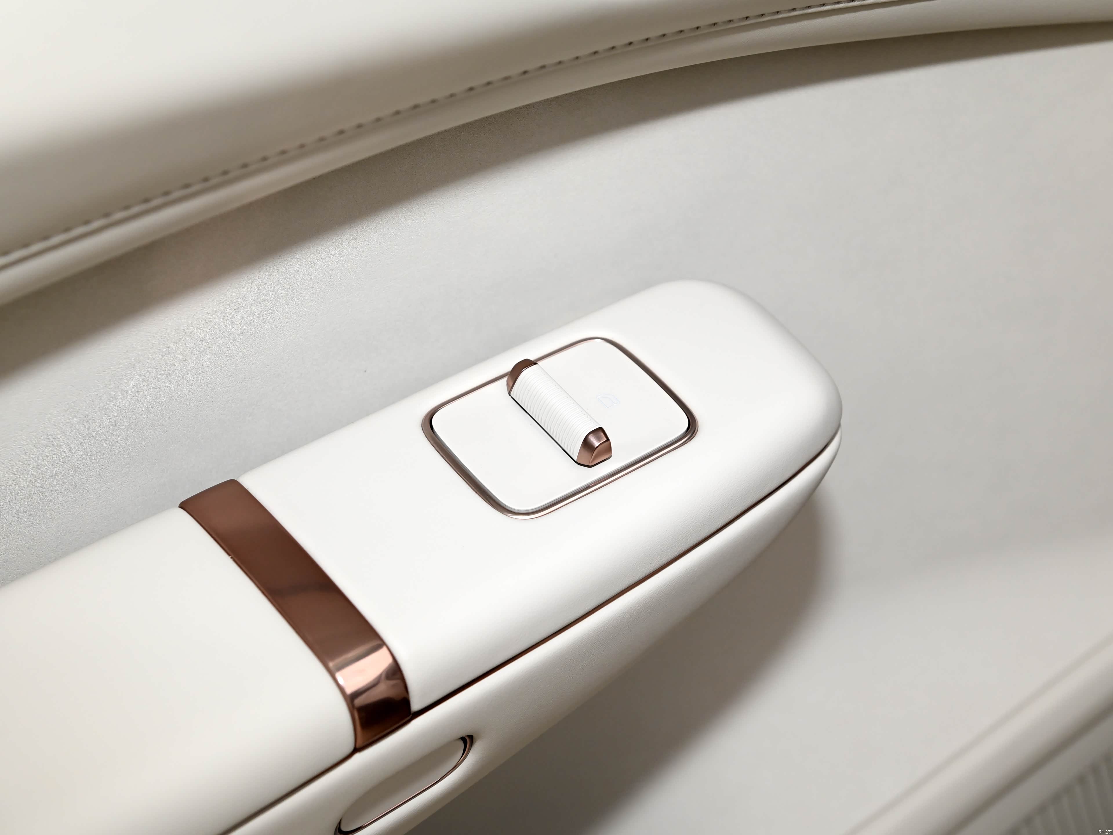 领克900 2025款 2.0T Ultra 领克 73/265张图片大全_汽车座椅图库-汽车之家