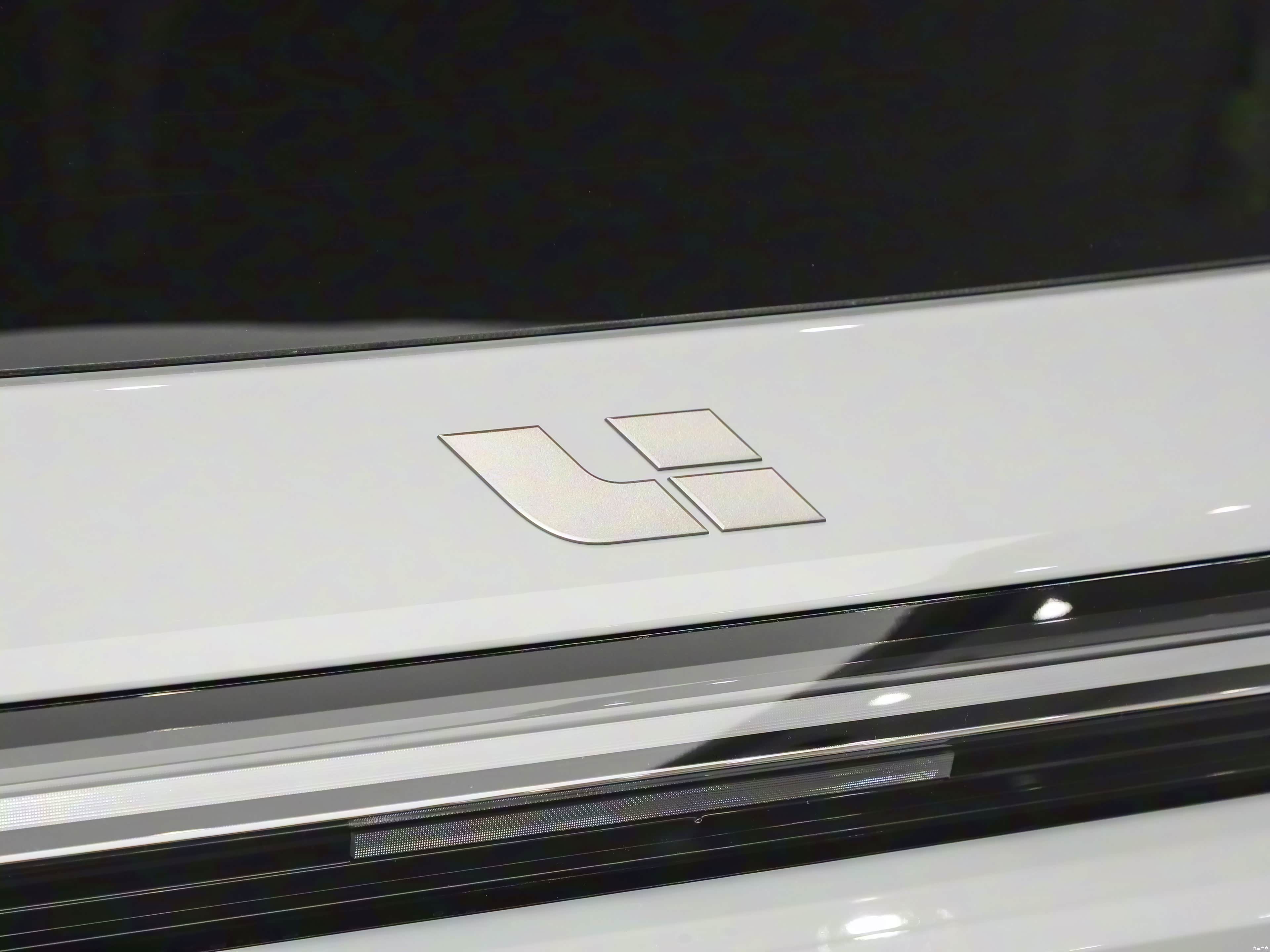 理想L9 2025款 Ultra 智能焕新版 理想汽车 121/619张图片大全_汽车细节图库-汽车之家