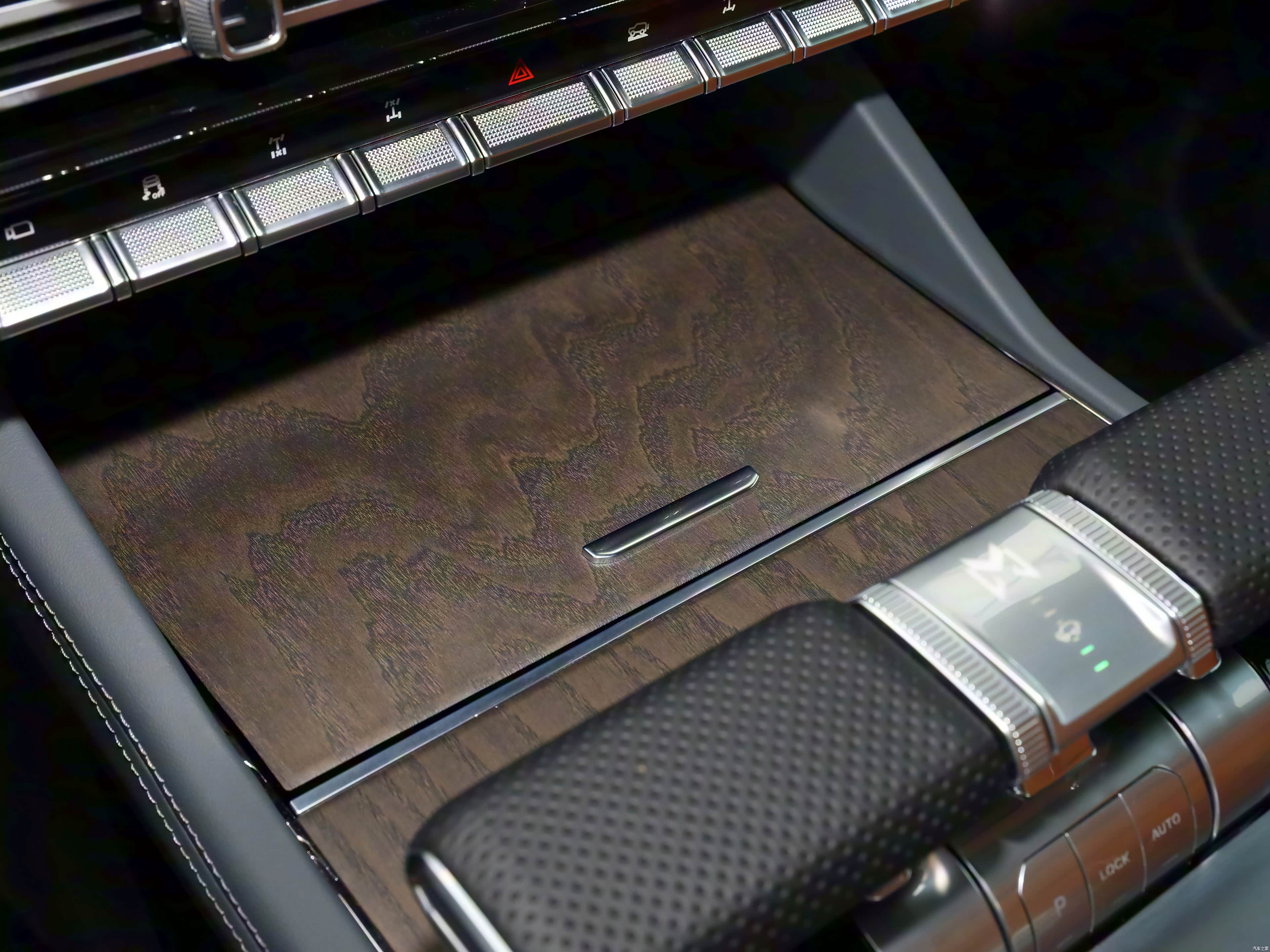 猛士917 2023款 纯电基础版 猛士 61/69张图片大全_汽车中控图库-汽车之家