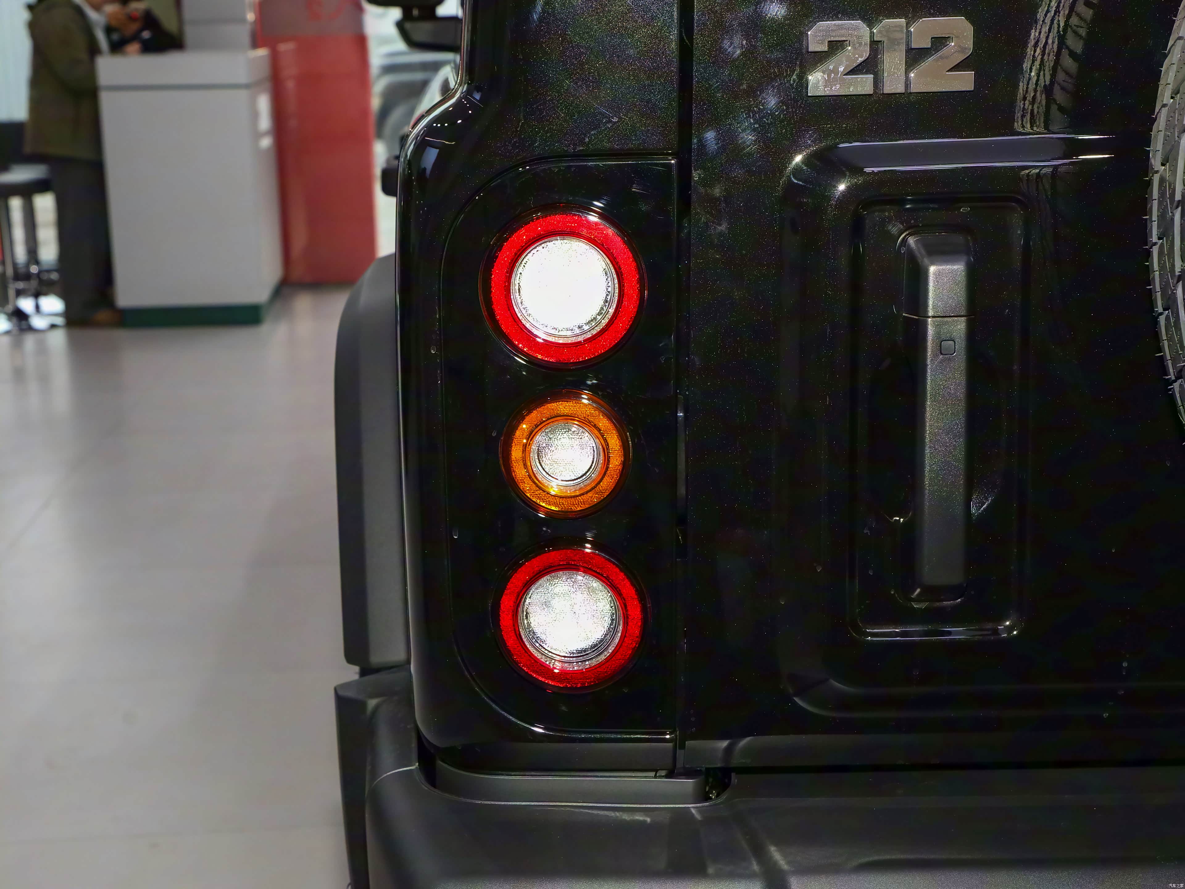 212 T01 2024款 2.0T 探险家 212 182/254张图片大全_汽车细节图库-汽车之家