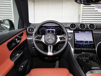 奔驰GLC 2024款 GLC 260 L 4MATIC 动感型 7座 奔驰 2/43张图片大全_汽车中控图库-汽车之家