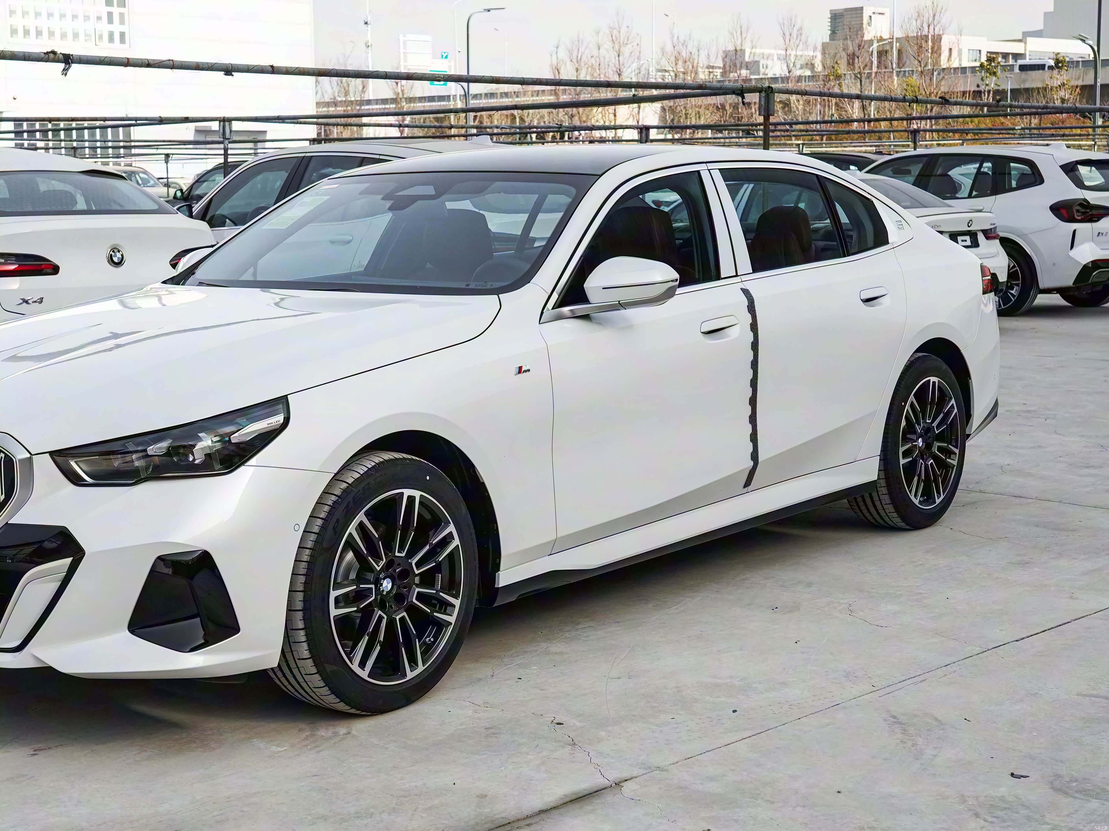 宝马5系 2025款 525Li M运动套装 宝马 155/188张图片大全_汽车细节图库-汽车之家