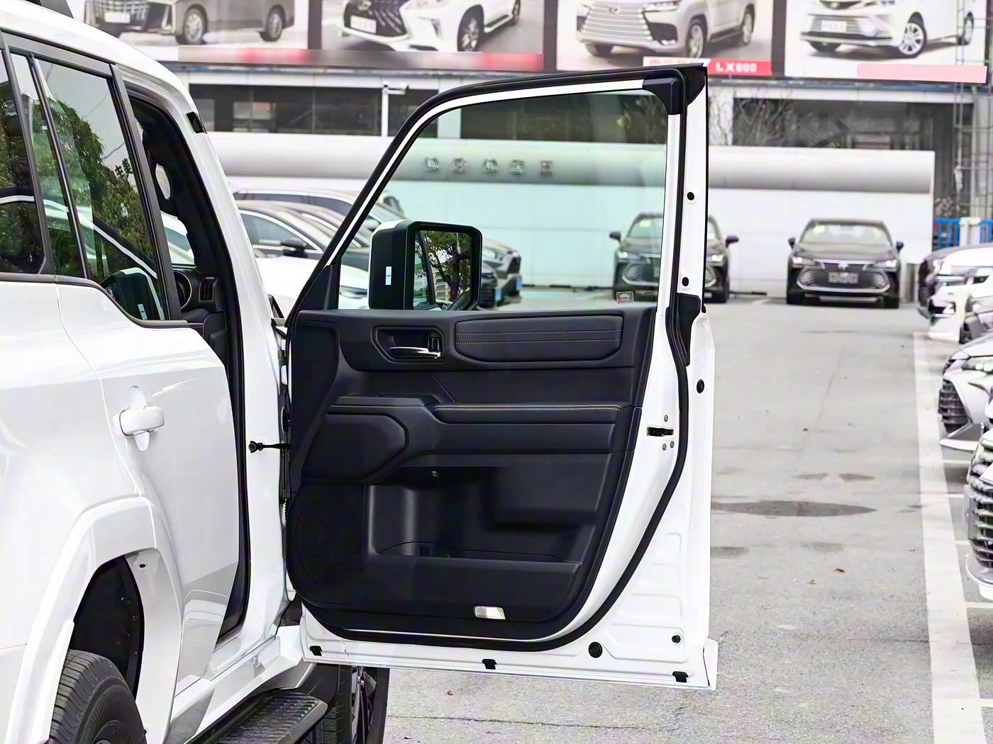 普拉多 2025款 2.4T 旗舰VX版 5座 丰田 68/96张图片大全_汽车座椅图库-汽车之家