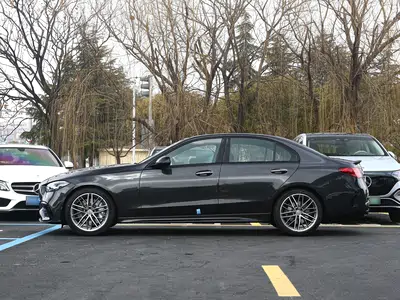 奔驰C级AMG 2024款 改款 AMG C 43 4MATIC 奔驰 11/28张图片大全_汽车外观图库-汽车之家