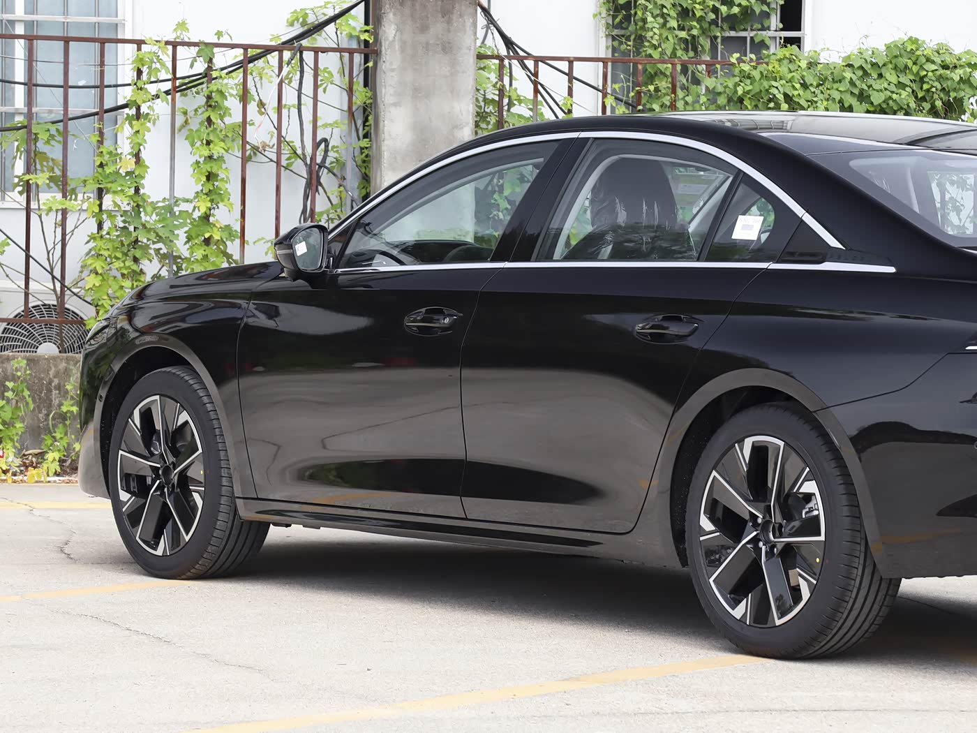 标致508 2025款 508L 400THP 驭动旗舰版 标致 171/195张图片大全_汽车细节图库-汽车之家