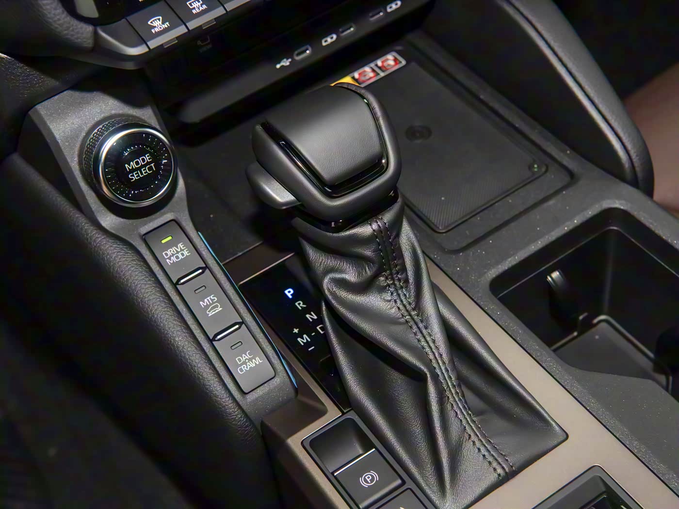 普拉多 2025款 2.4T 悍野WX版 5座 丰田 94/103张图片大全_汽车内饰图库-汽车之家