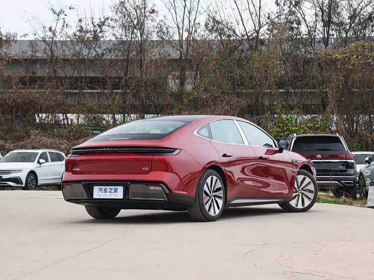 配骁龙8295智能座舱 吉利银河E8龙腾版上市 16.58万元起_车家号_发现车生活_汽车之家