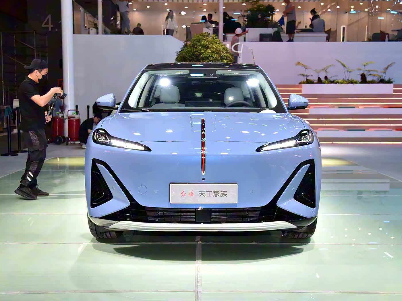 红旗E007 2025款 四驱高配版 红旗 2/8张图片大全_汽车外观图库-汽车之家