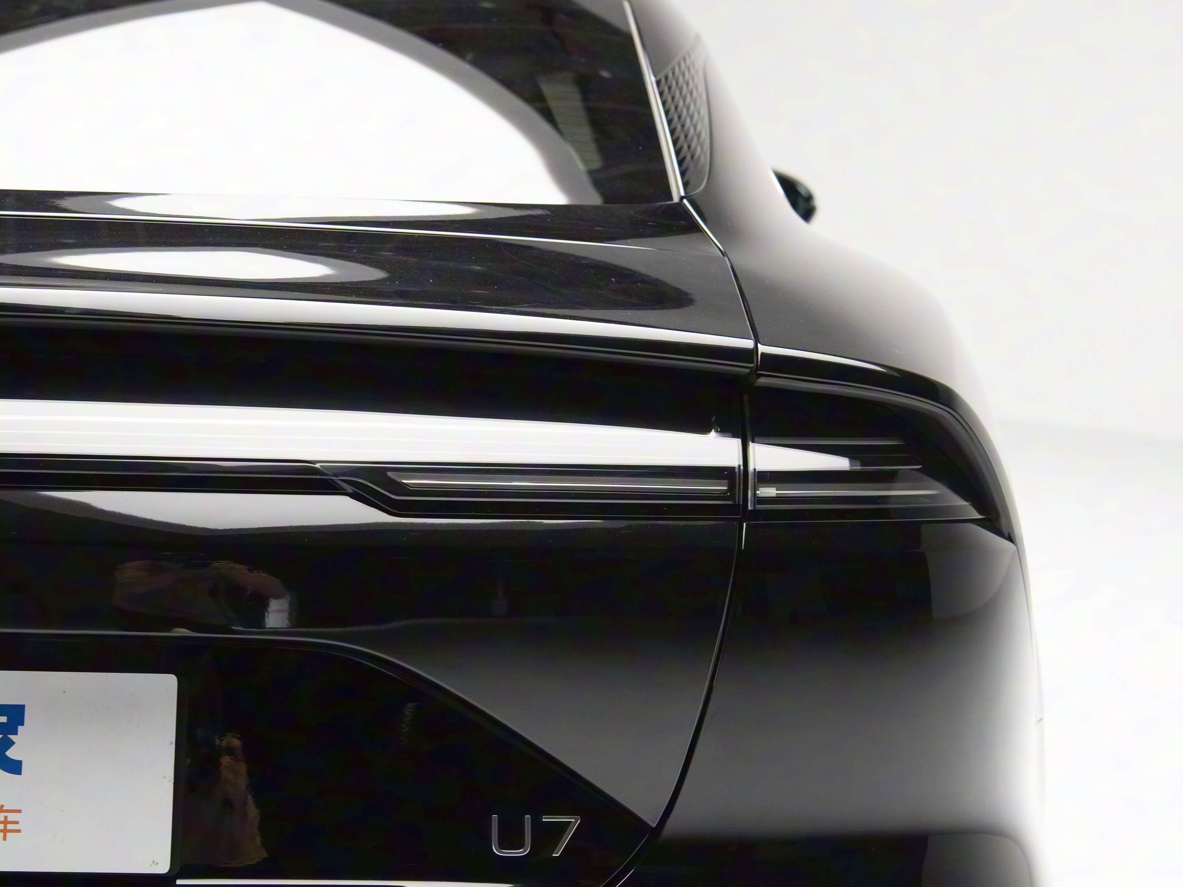 仰望U7 2025款 EV 五座豪华版 仰望 138/194张图片大全_汽车细节图库-汽车之家