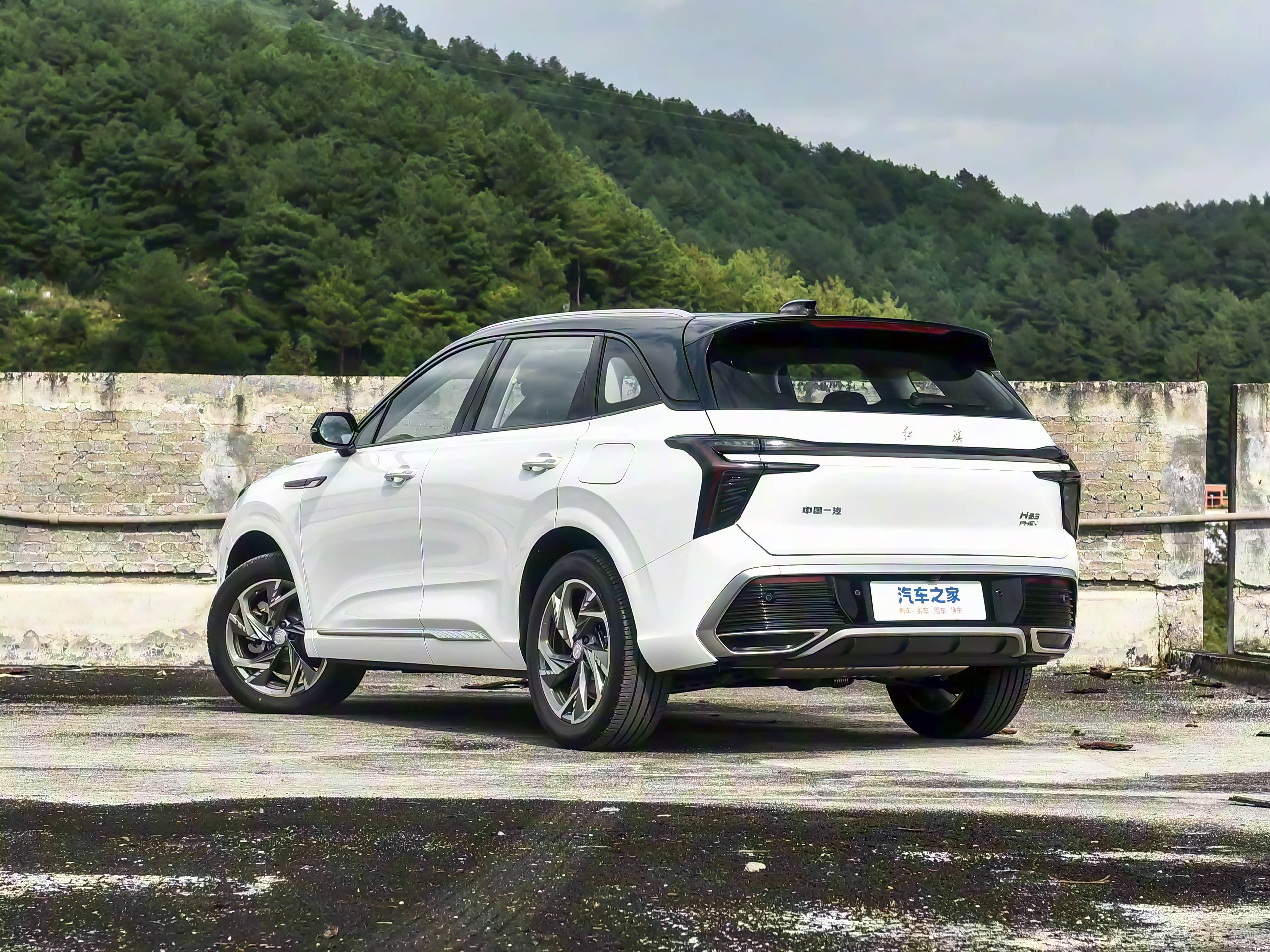 红旗HS3 PHEV 2024款 PHEV 115km 劲为版 红旗 28/54张图片大全_汽车外观图库-汽车之家