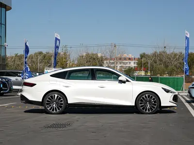 MG7 2025款 1.5T 300 DCT优雅版 名爵 24/32张图片大全_汽车外观图库-汽车之家